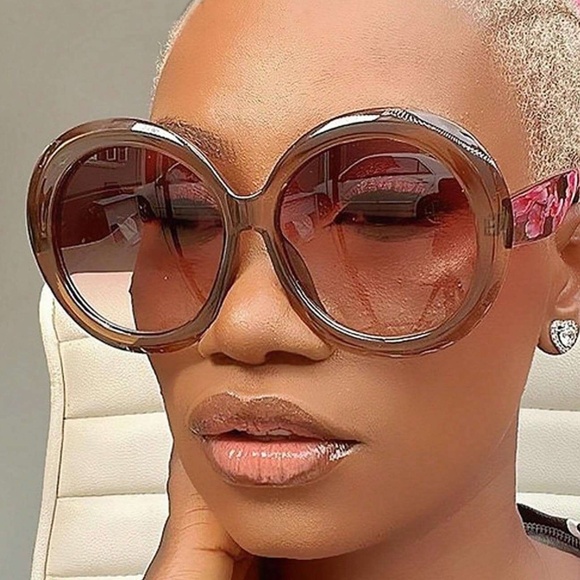 BellanBlue | Accessories | Classic Bug Eye Round Gradient Sunglasses ...